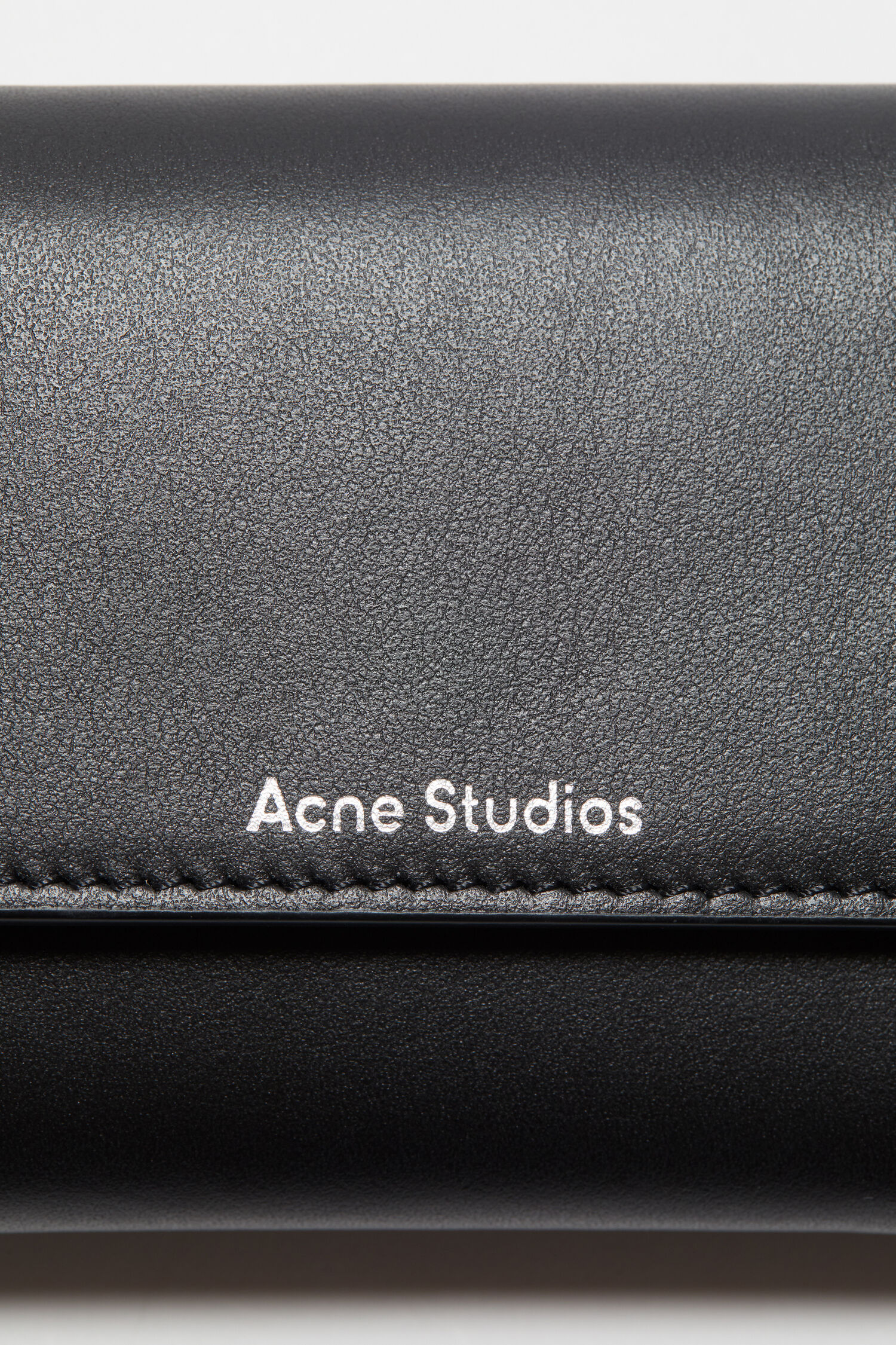 Acne Studios - Trifold leather wallet - Black