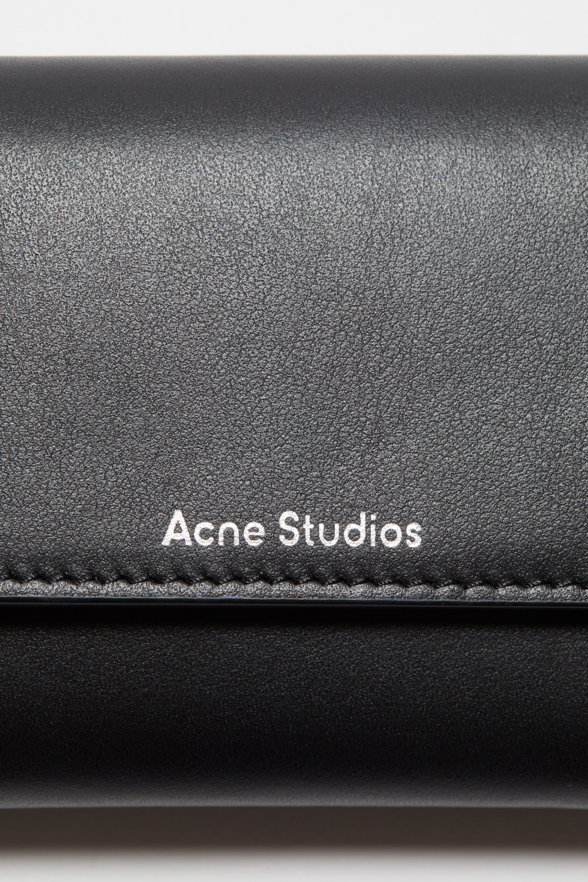 Acne Studios - Trifold leather wallet - Black