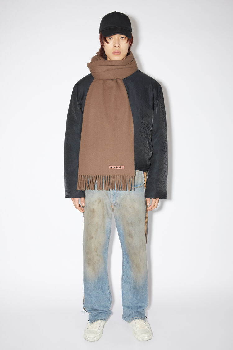 Acne Studios - Fringe wool scarf - oversized - Caramel brown