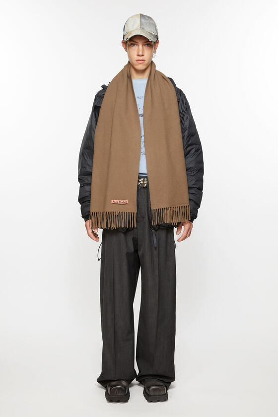 Acne Studios - Fringe wool scarf – Narrow - Caramel brown